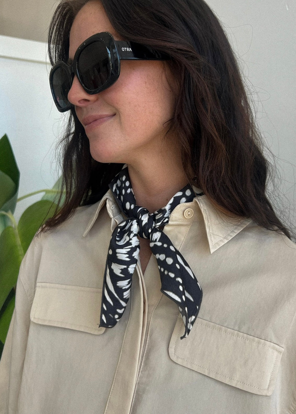 OTRA EYEWEAR VALERIE - BLACK/SMOKE – Makie Black Boutique